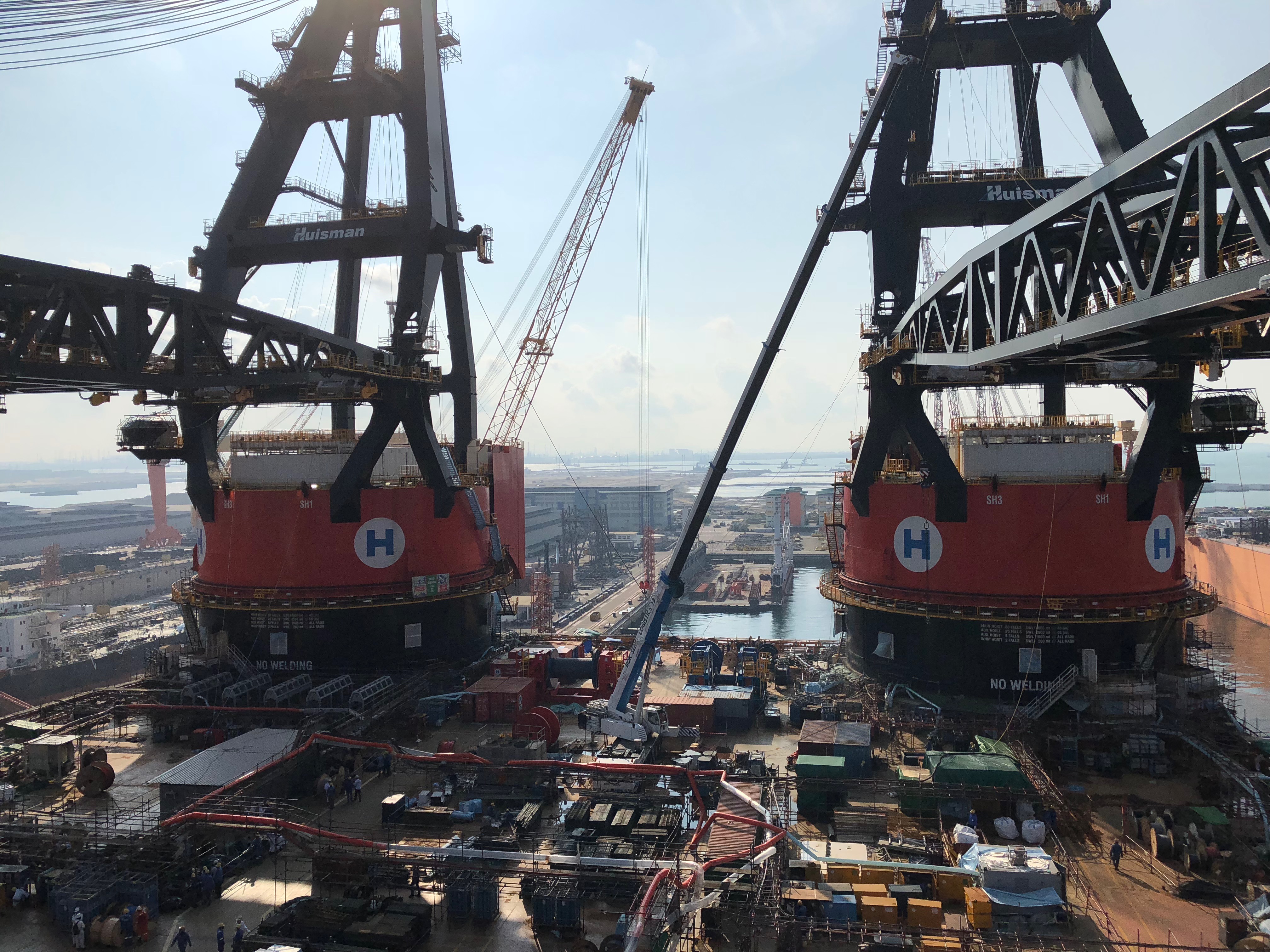 Heerema crane vessel - luafare